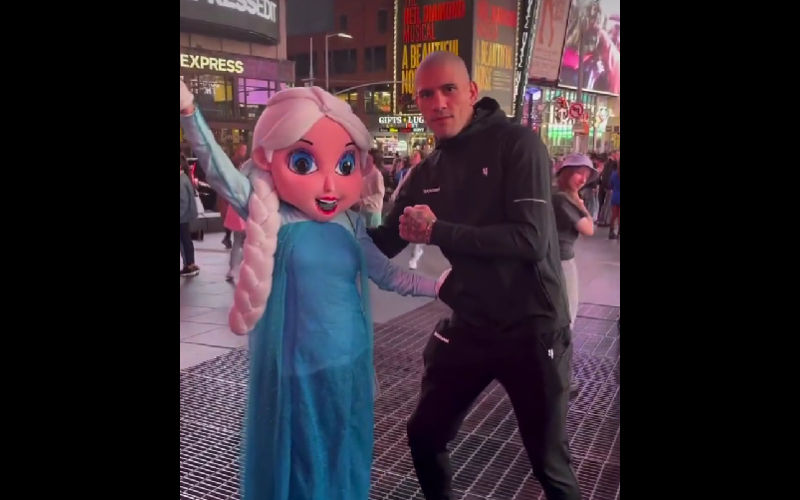 Zamrożony jak Elsa? Alex Pereira szydzi z gróźb Israela Adesanyi ...